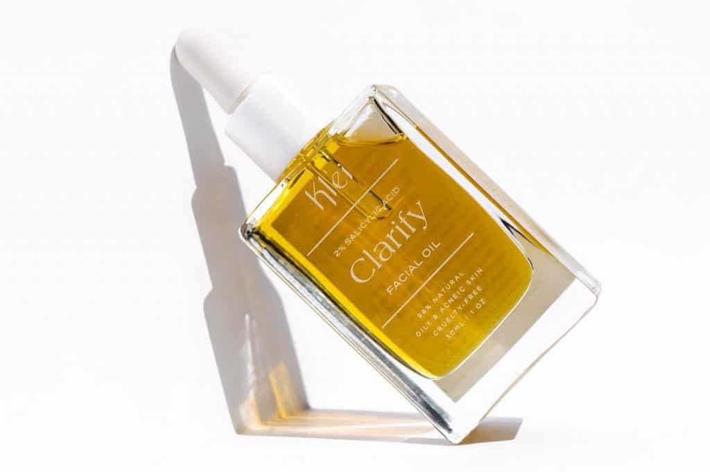 Brighten Dull Skin with These Non-Toxic Facial Oils You Can Trust • USA ...